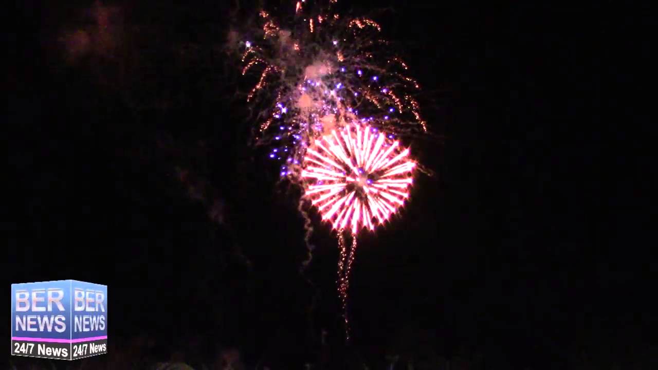New Years Eve Fireworks In Bermuda, December 31 2015 - Bernews.TV